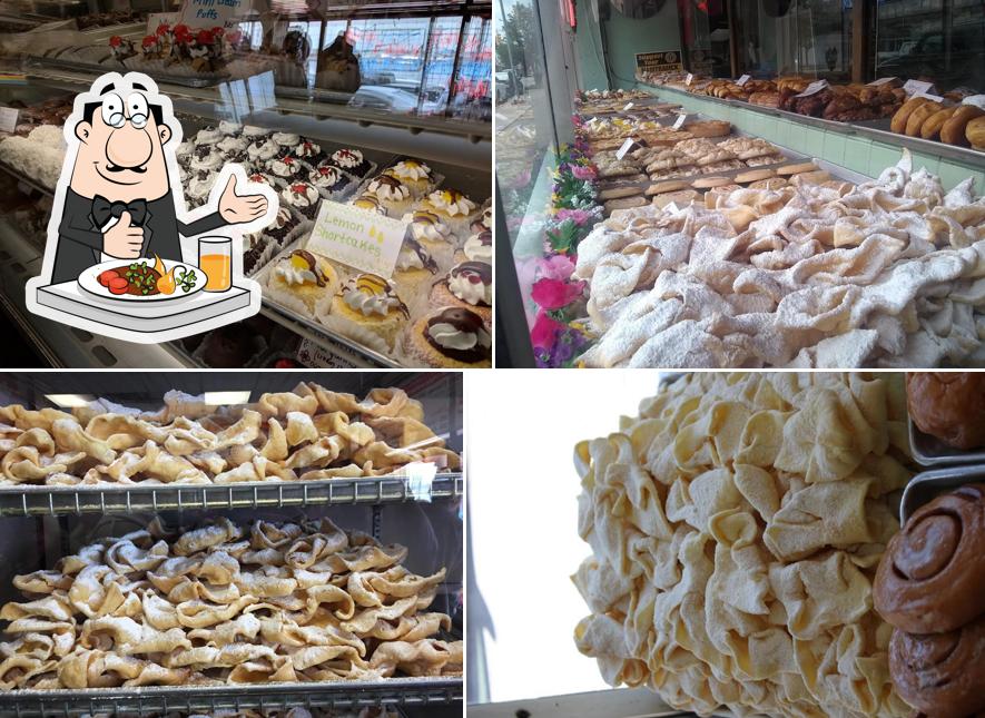 New Palace Bakery in Hamtramck - Restaurant menu and reviews