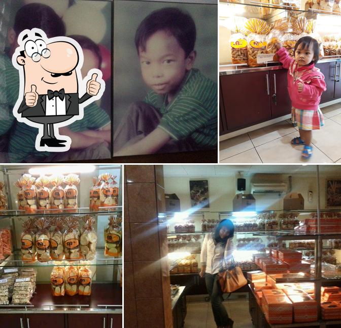 Soes Roti Merdeka, South Jakarta, Jl. Mampang Prpt. Raya No.101 C ...